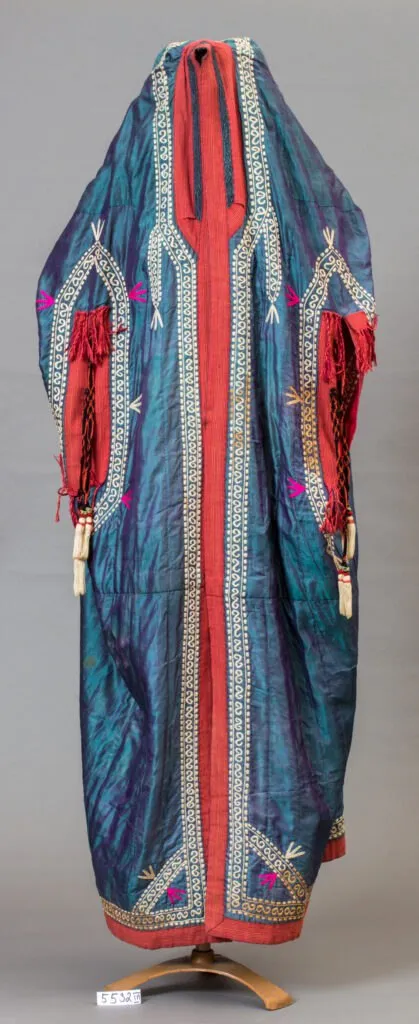 The paranjas of Samarkand made of Russian velvet